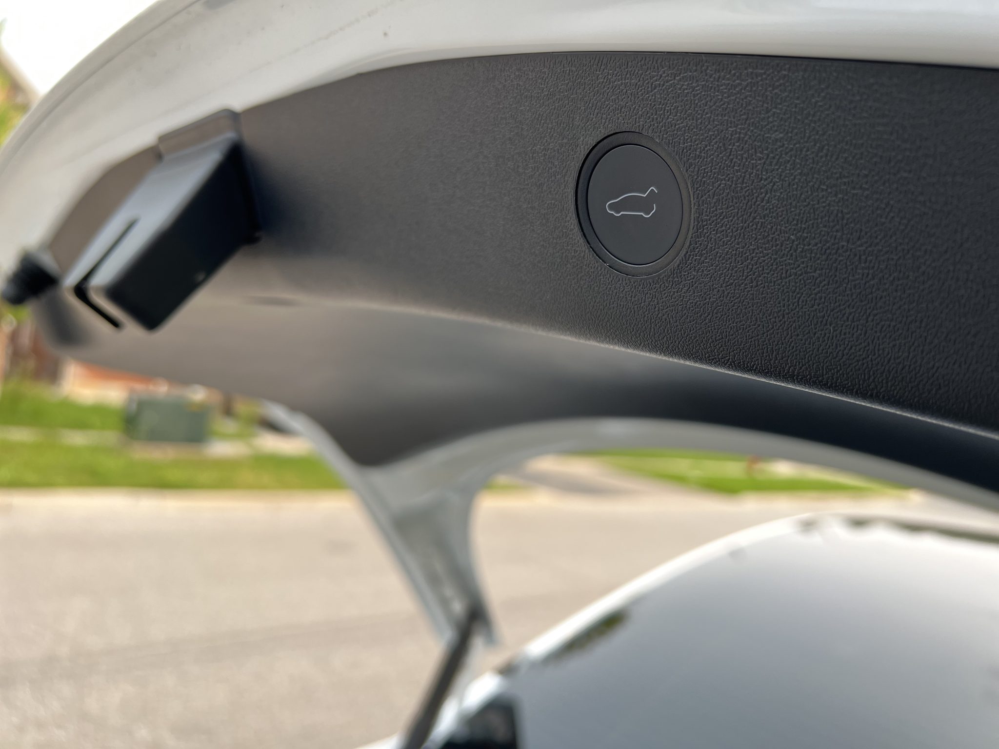How to Adjust the Opening Height of the Trunk of a Tesla - Tesloid USA