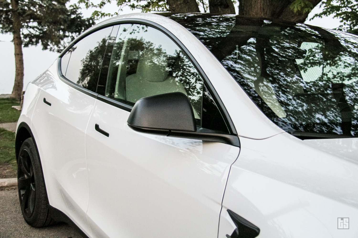 How to Adjust the Exterior Side Mirrors of a Tesla Model 3 or Model Y ...