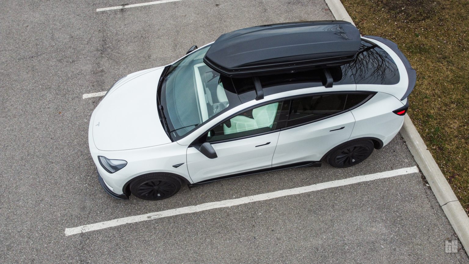 Model Y Rooftop Cargo Box - Tesloid USA