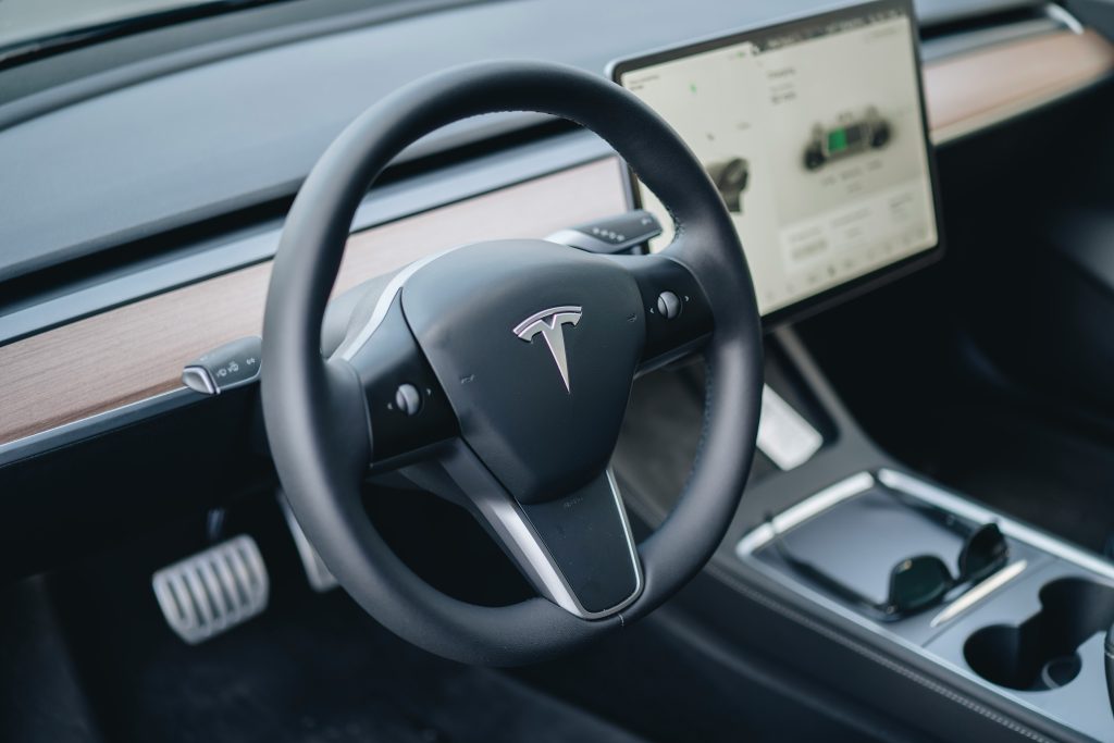 What is Tesla Premium Connectivity? - Tesloid USA